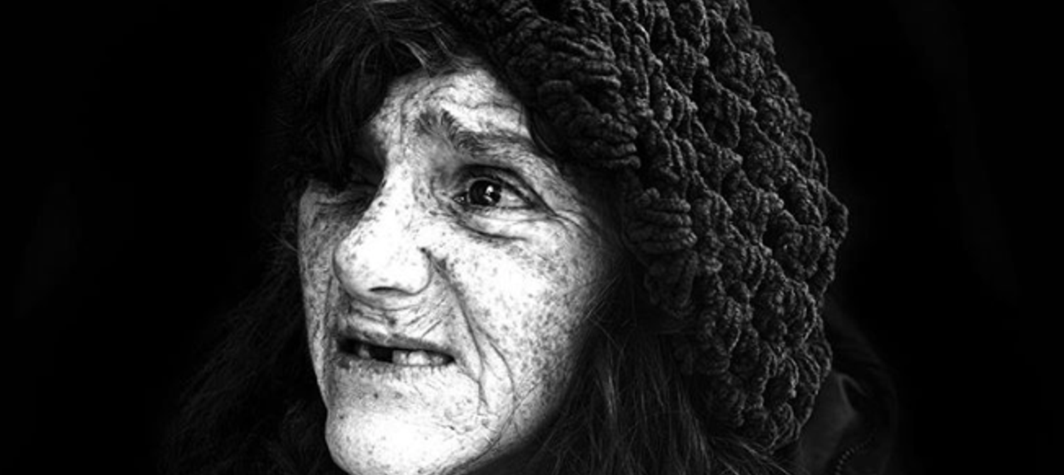 This Girl Captures Beautiful Photos of the Homeless — and She’s Just 17