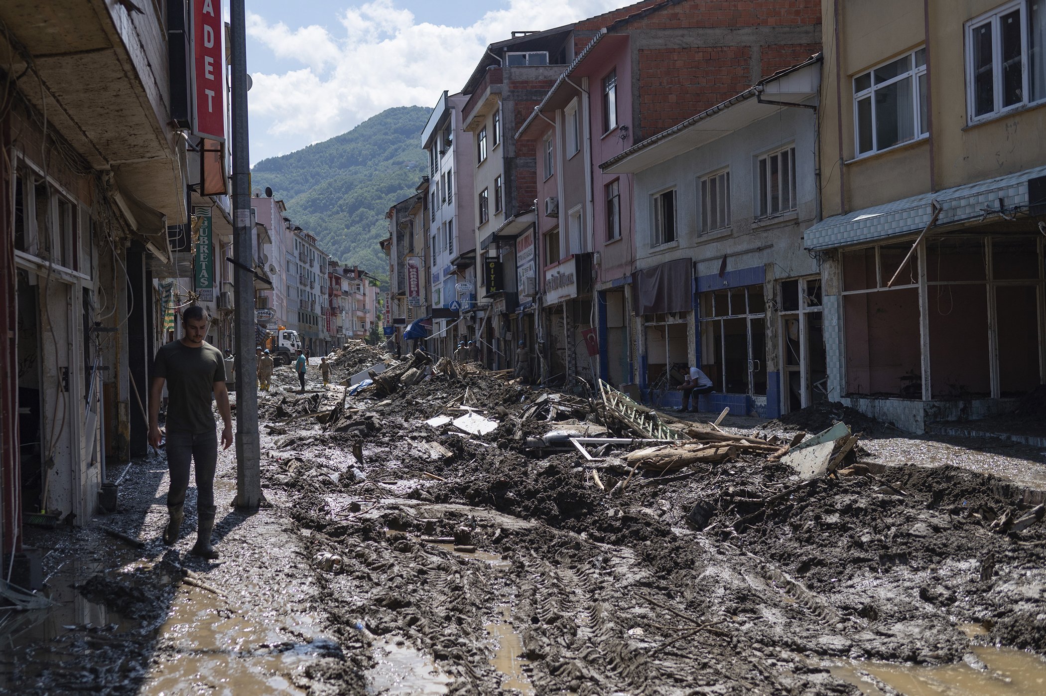 From Turkey to China: Shocking Photos of Extreme Weather Around the ...