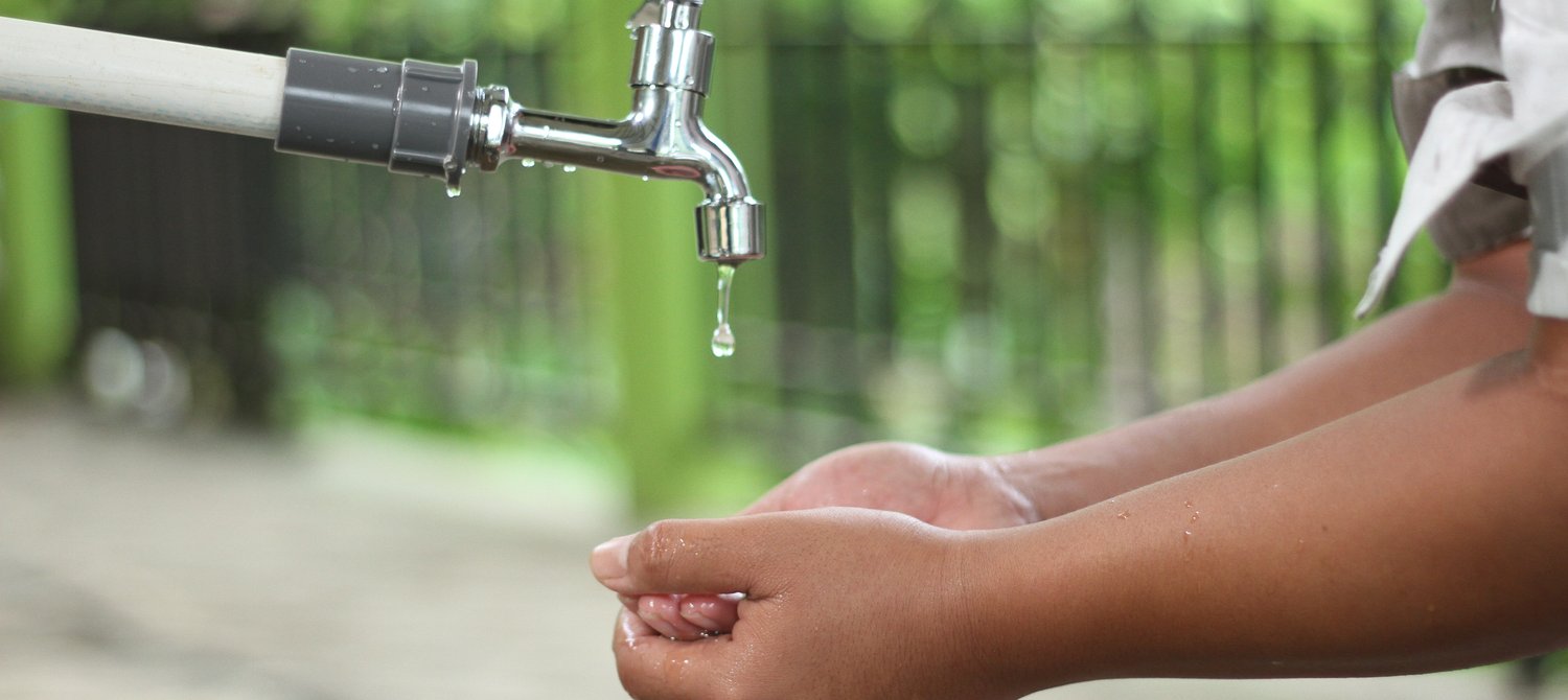 Pourquoi l'accès à l'eau potable est essentiel à la lutte contre les ...