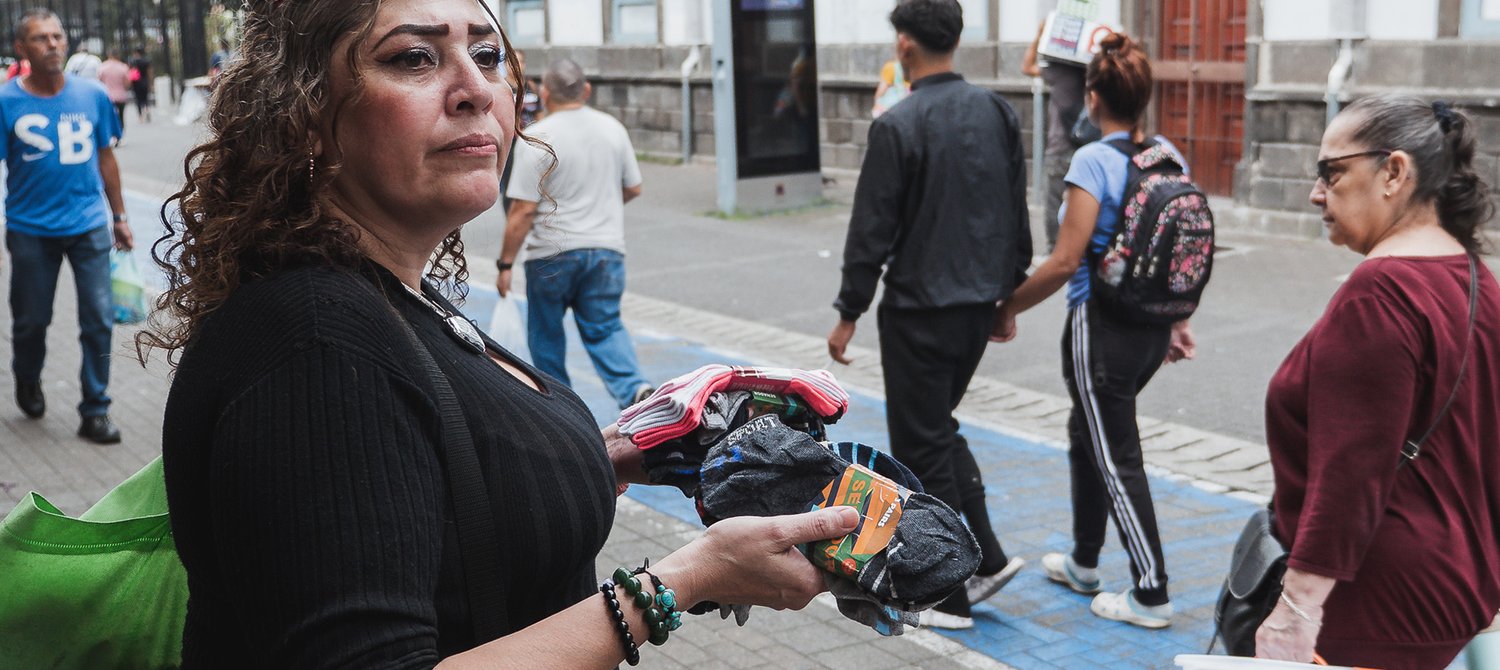 Street Vendors in Costa Rica Are Caught Between Economies