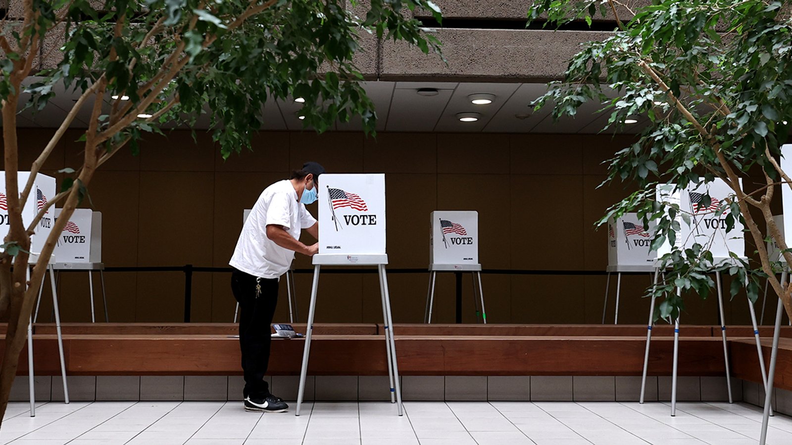 How to Vote Safely in the 2020 US Presidential Election