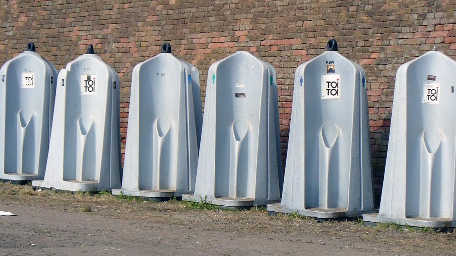 14 insane pics of toilets from around the world