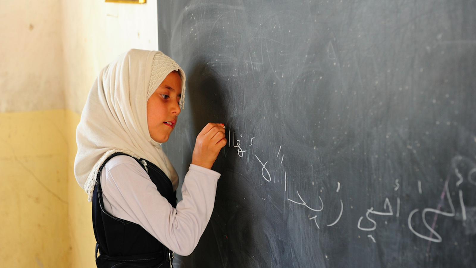 This Bus Provides Education and Hope to Homeless Children in Iraq